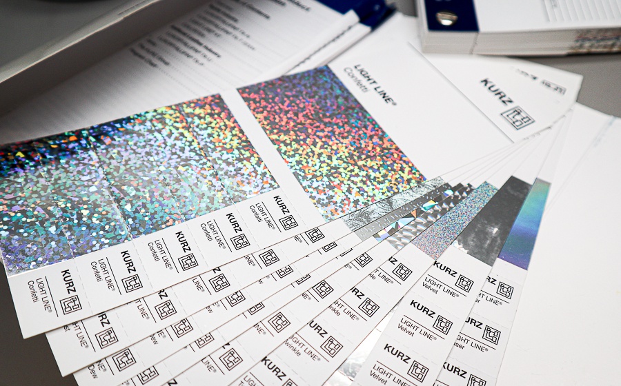 Holographic Foil Printing: what is it and how does it work? | Oppaca